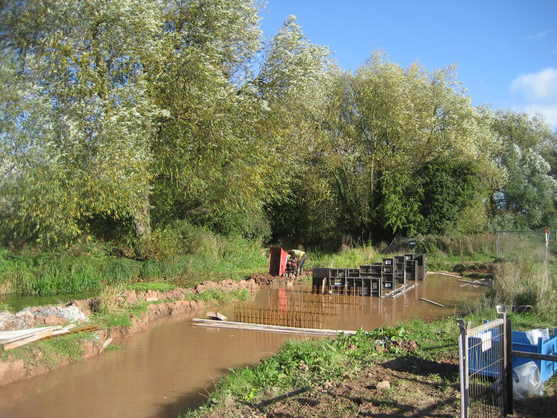 May 2014 - Construction of the Overflow Weir at Aylestone Park nears ...