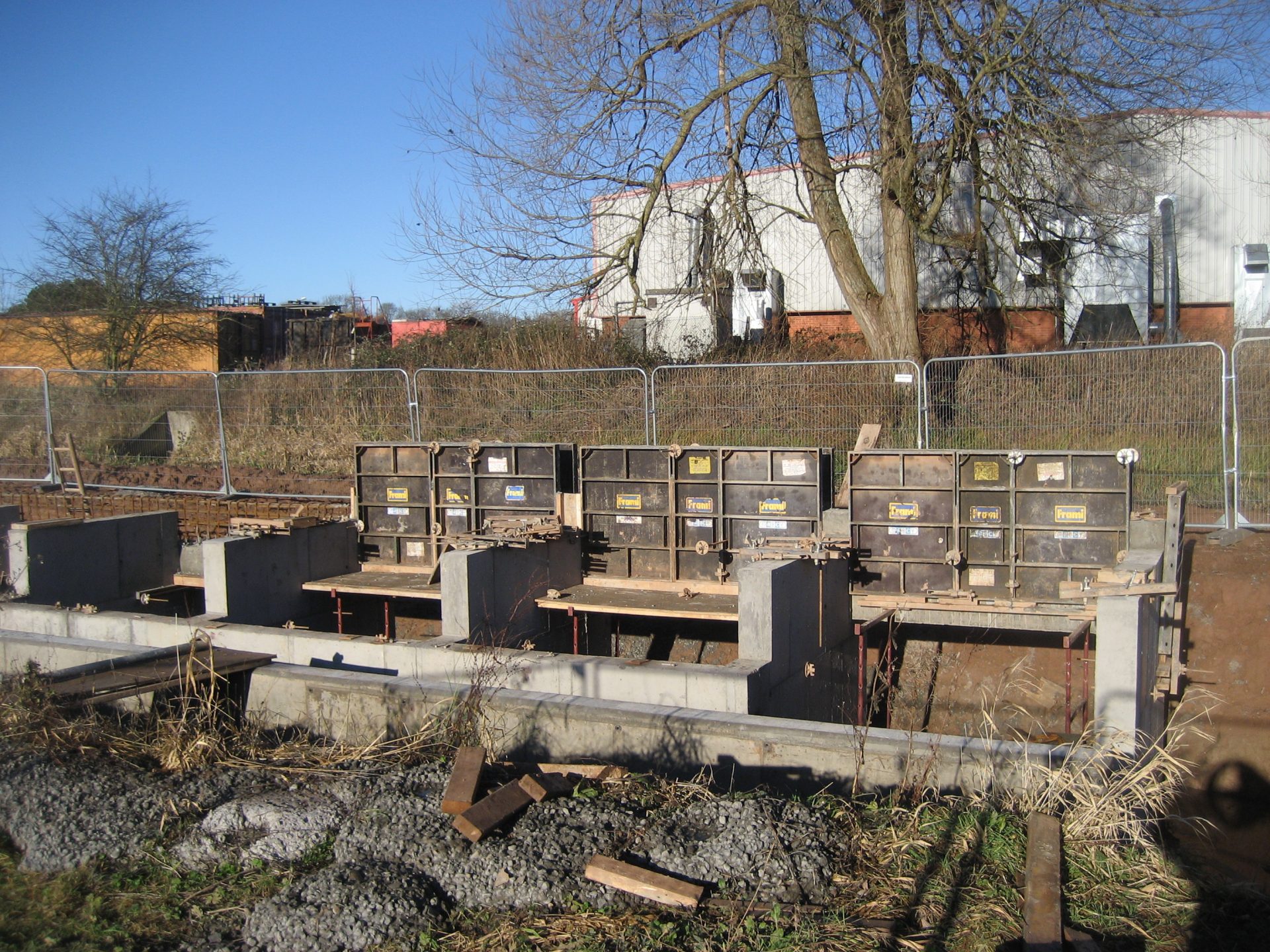 May 2014 - Construction of the Overflow Weir at Aylestone Park nears ...