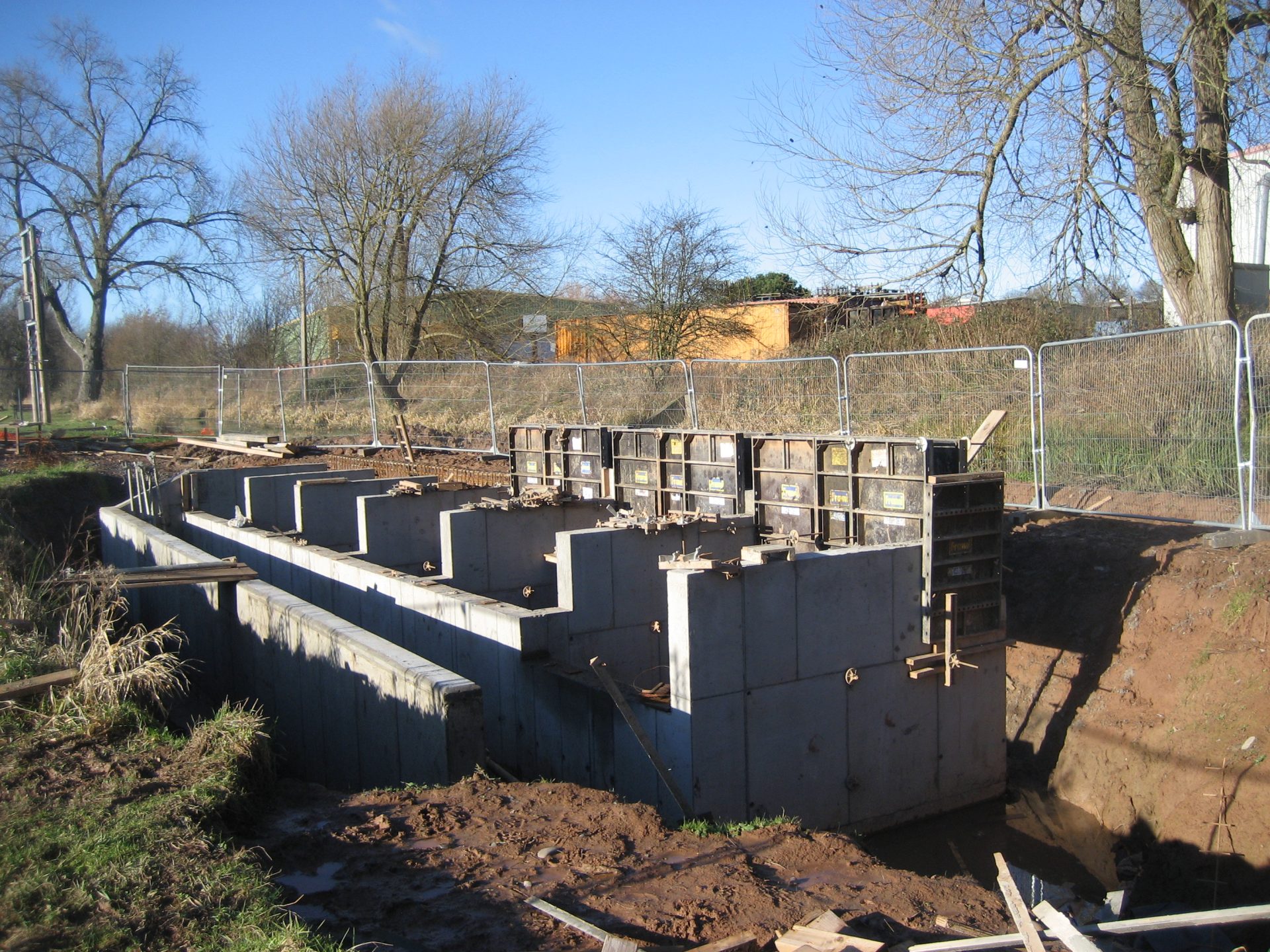 May 2014 - Construction of the Overflow Weir at Aylestone Park nears ...