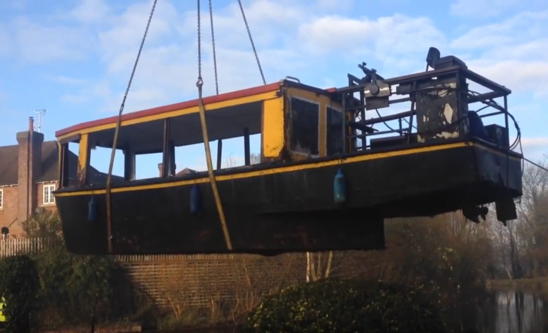 Mr Maysey flies... - Herefordshire and Gloucestershire Canal Trust